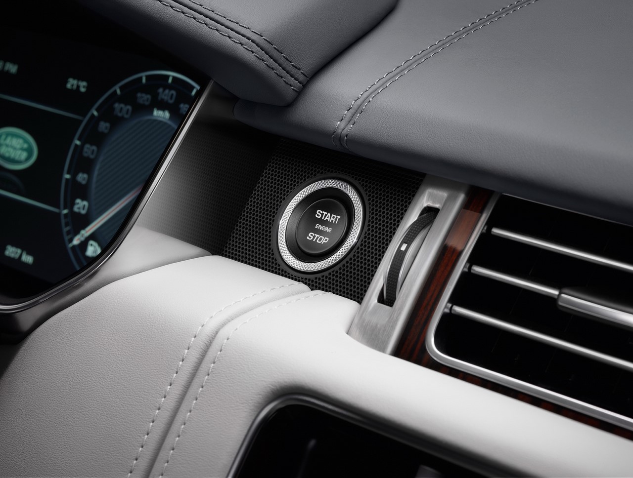 Photo 20 - Salon New York 2015 : Land Rover Range Rover SVAutobiography