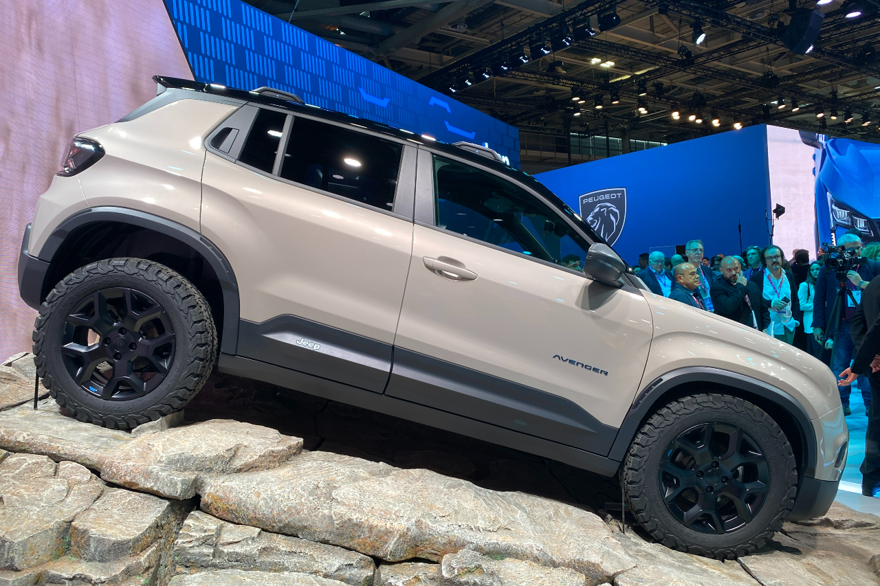 Photo 4 - jeep 4xe 2024 4x4 - Abarth 600e (2024). Le SUV urbain ...