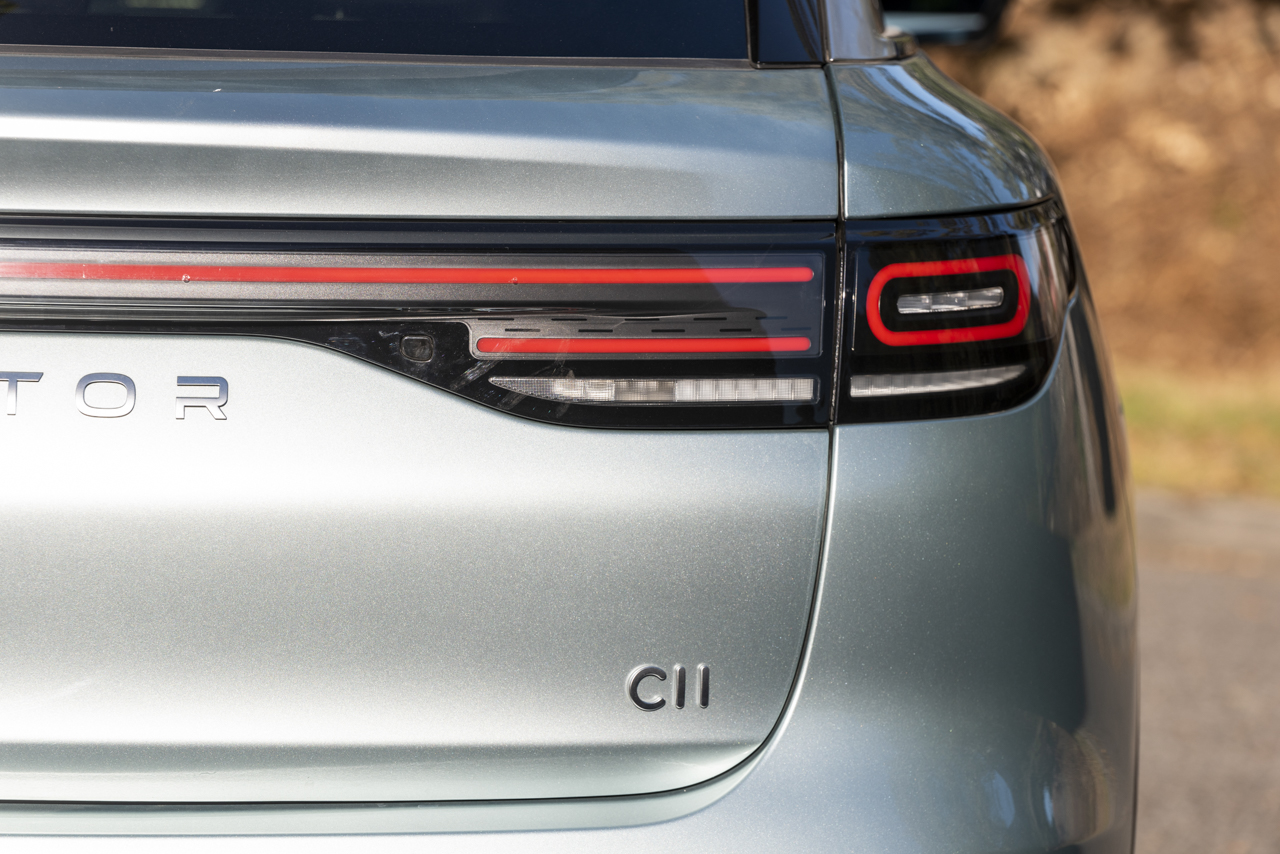 Photo 10 - Leapmotor C11 feu AR - Essai Leapmotor C11 (2023). Un nouveau SUV chinois en approche