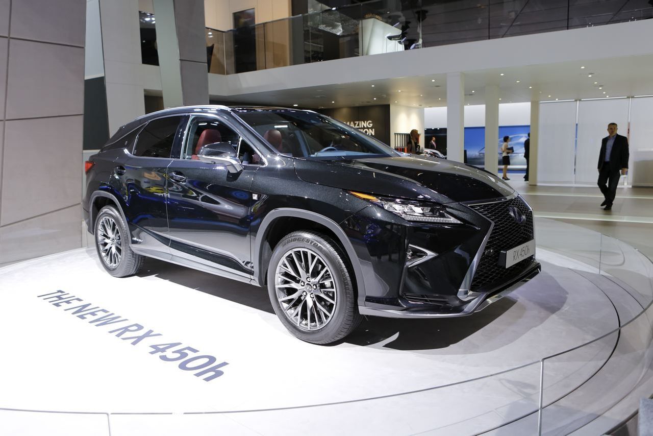 Prix et équipements Lexus RX 450h : à partir de 64 900 euros