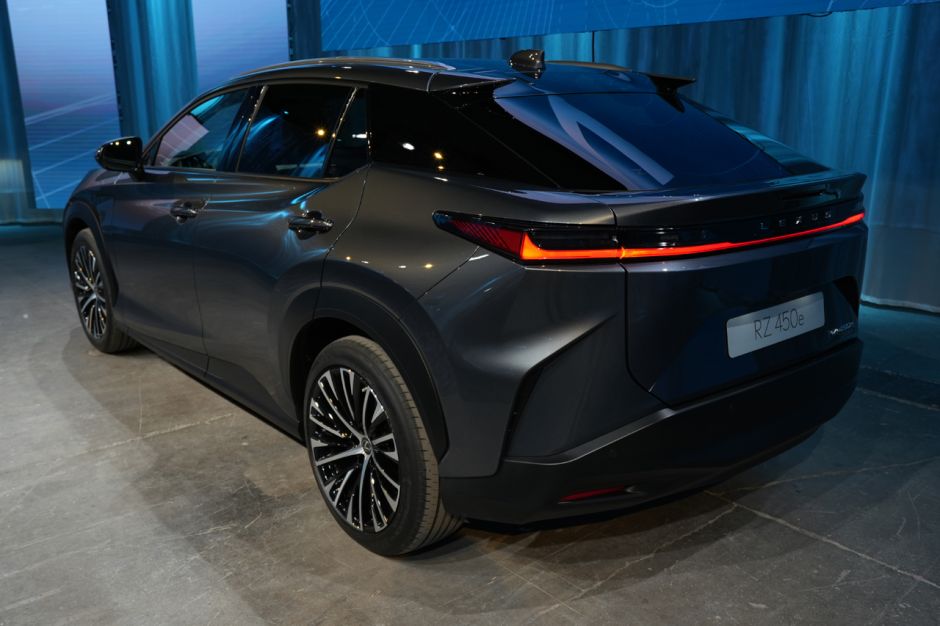 Lexus RZ 450e (2023). À bord du premier SUV 100 % électrique Lexus - Photo #4 - L'argus