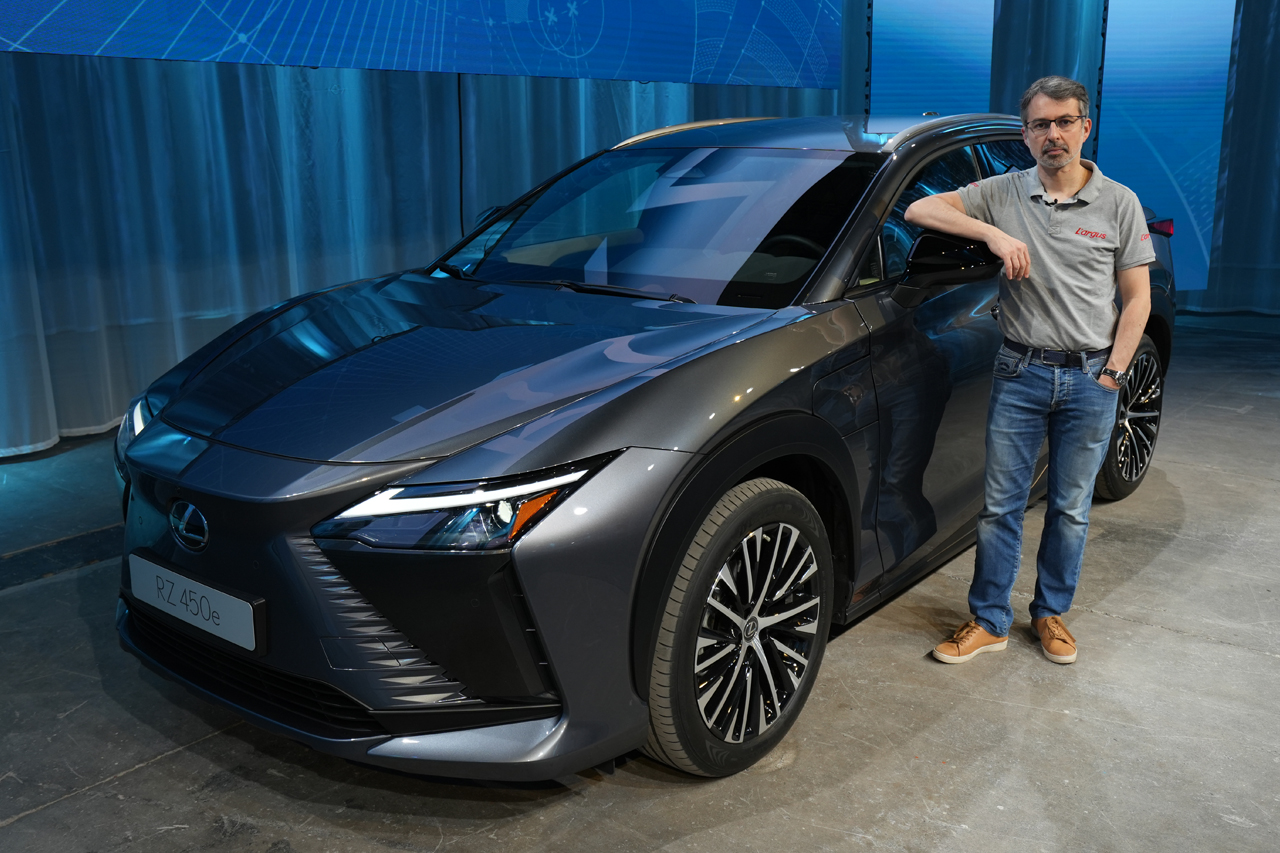 Lexus RZ 450e (2023). À bord du premier SUV 100 % électrique Lexus ...
