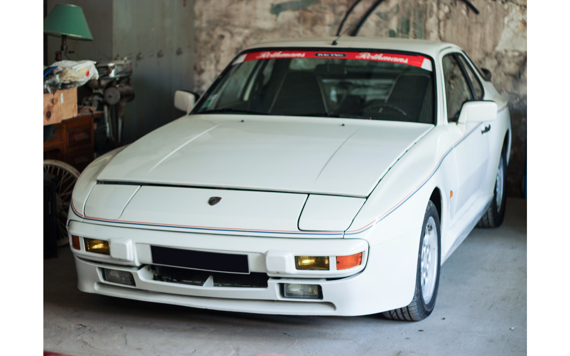 Photo 8 - Porsche 944 Rothmans - 1984 blanche - Des Porsche d'exception ...