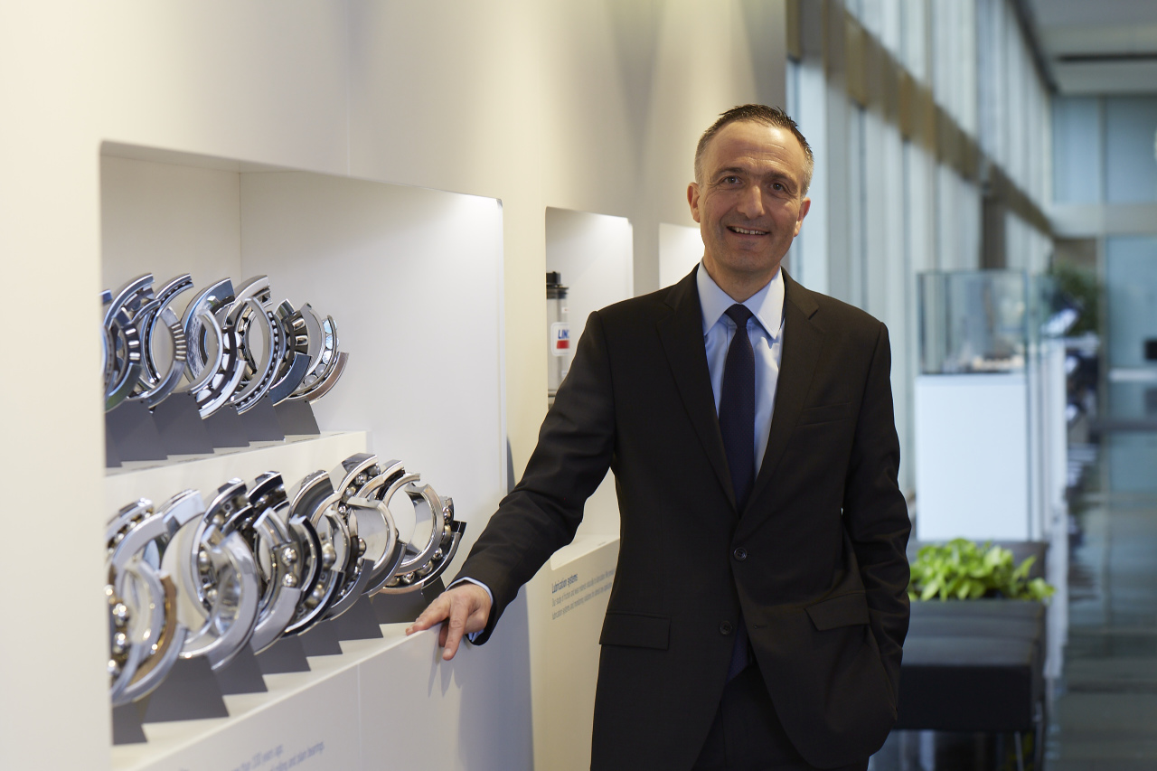 Photo 1 - Luc Graux devient président de SKF France