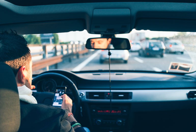 Diaporama et photos - DriveQuant veut limiter le smartphone au volant ...