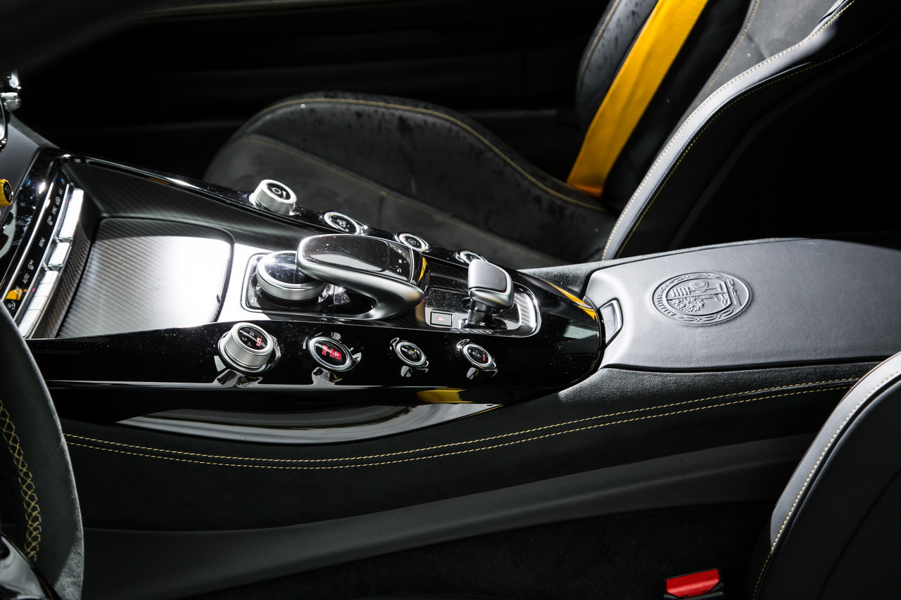 Photo 39 - Mercedes AMG GT R console centrale - Essai Mercedes-AMG GT R ...