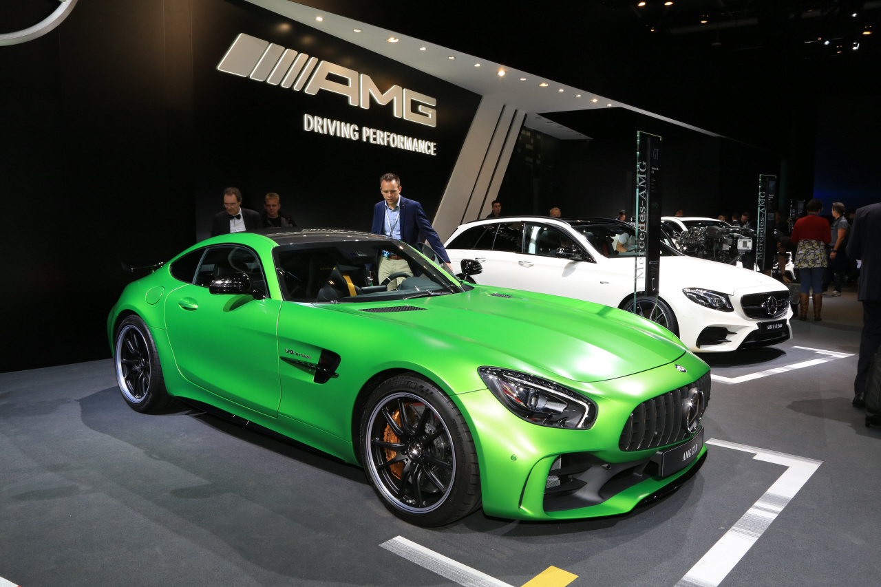 Photo 4 - mercedes amg gt r vue de 3/4 avant - Prix Mercedes AMG GT R ...