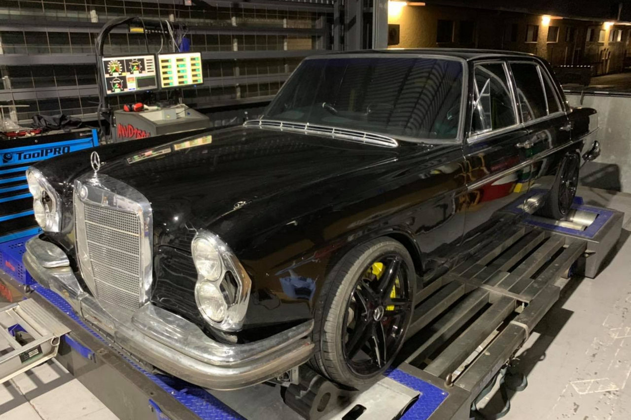 Diaporama et photos - Restomod. Un V8 biturbo d'AMG C 63 dans une ...