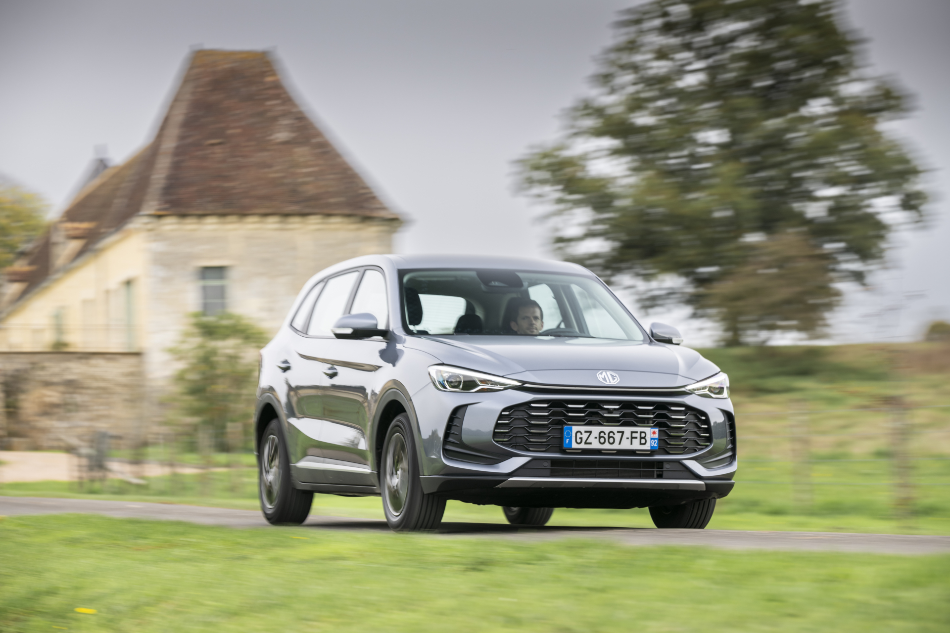 Essai MG ZS (2024). Notre avis sur le SUV hybride à moins de 23 000 ...