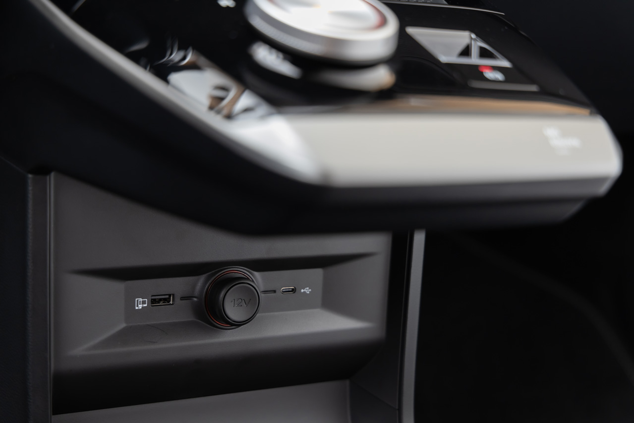 Photo 17 - Prises USB MG4 Luxury 2022 - Essai MG4 Luxury : notre avis ...