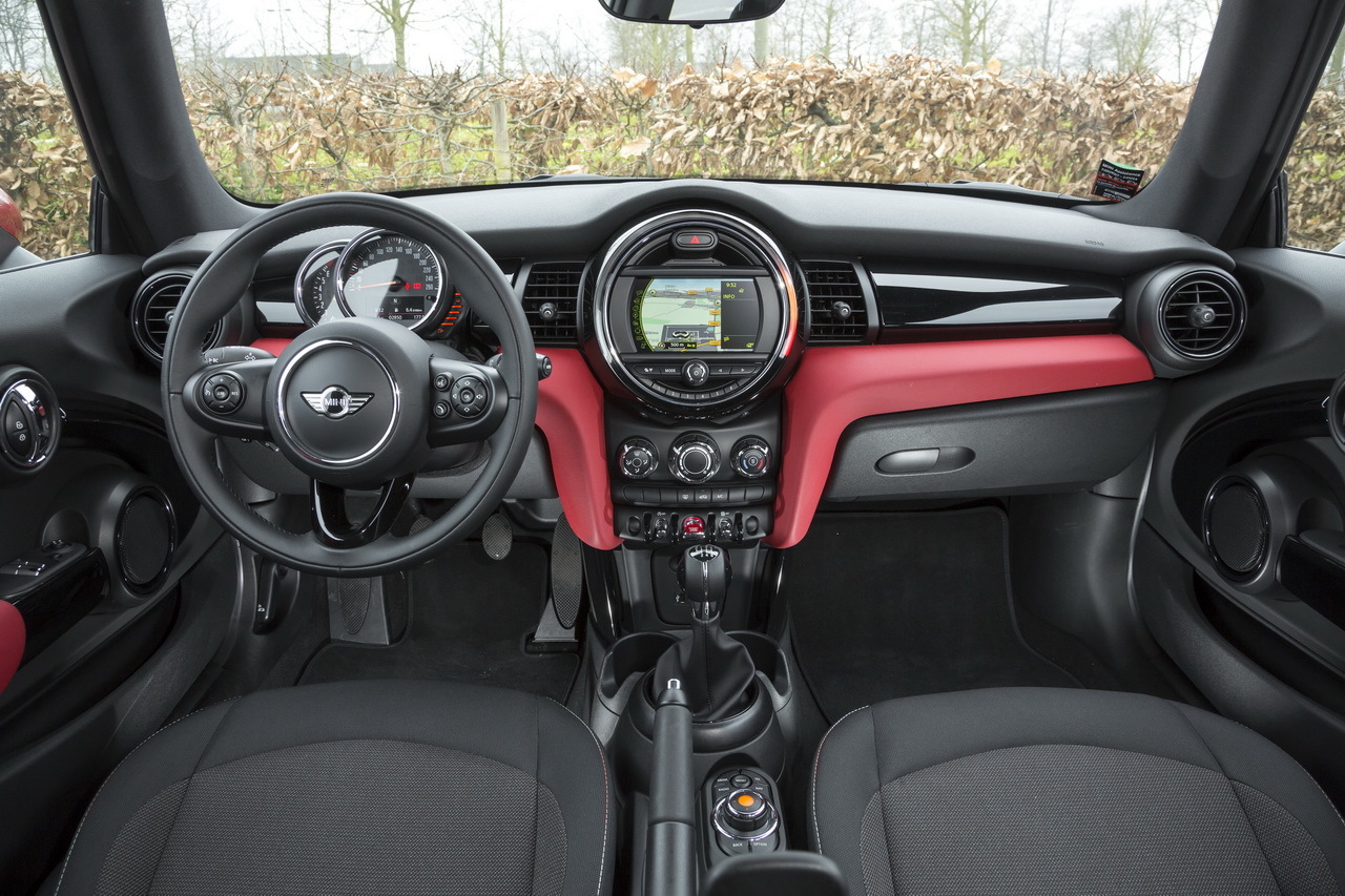 A bord de la Mini One 102 ch