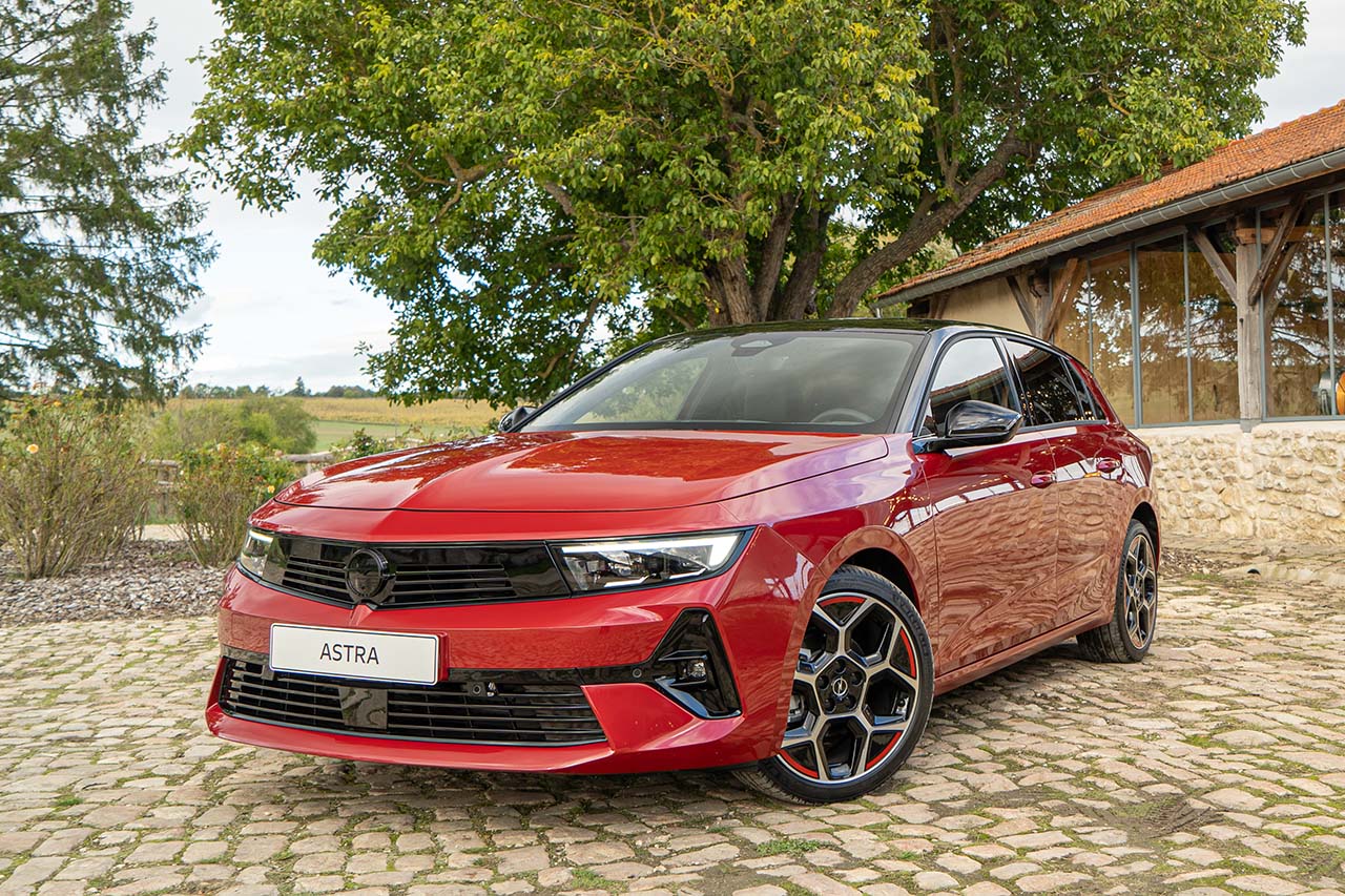 Opel Astra 6 (2022) VS Opel Astra 5. Le choc des générations