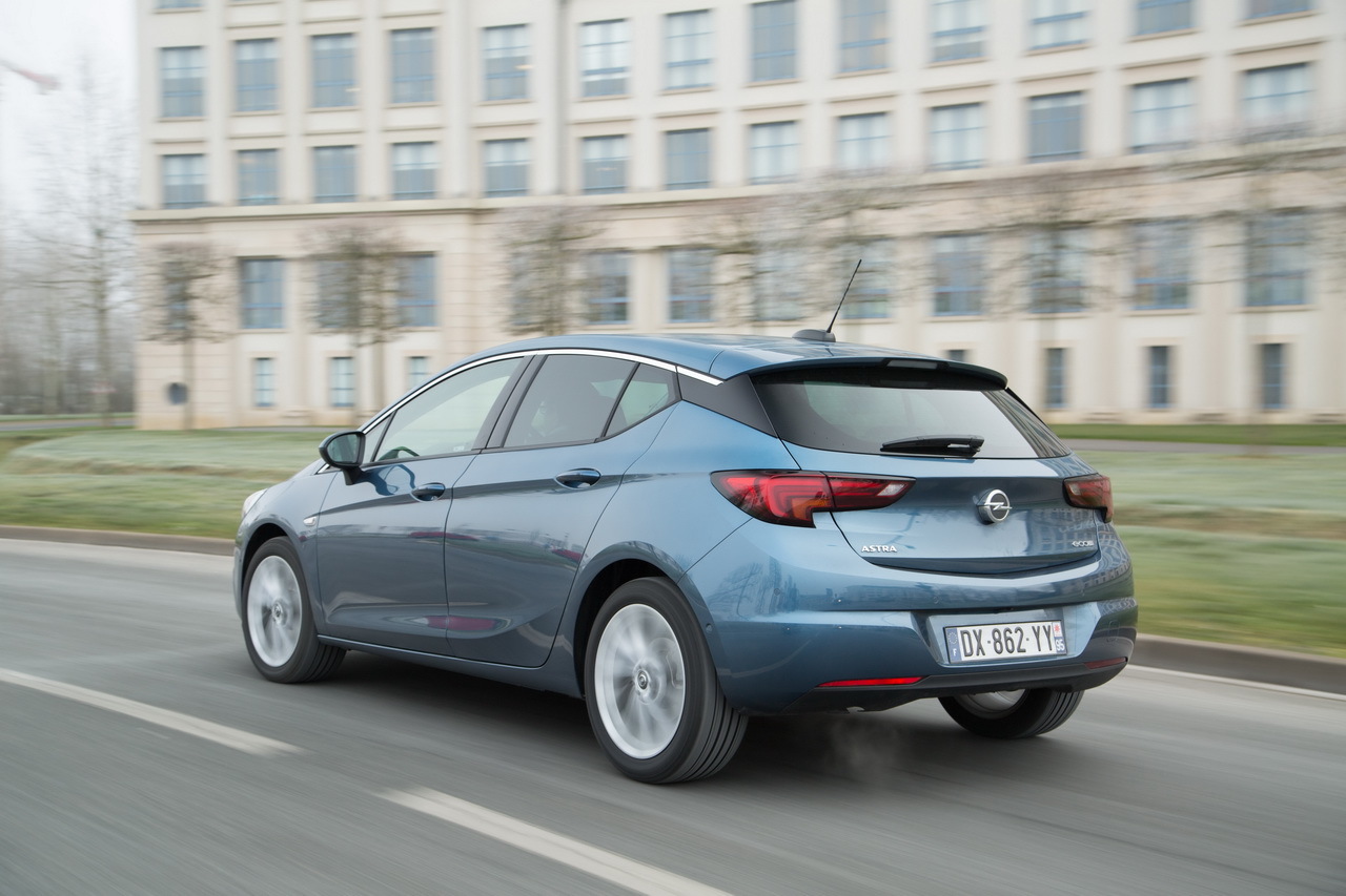 Photo 7 - opel astra vue arrière dynamique - Essai Opel Astra 1.0 T ...