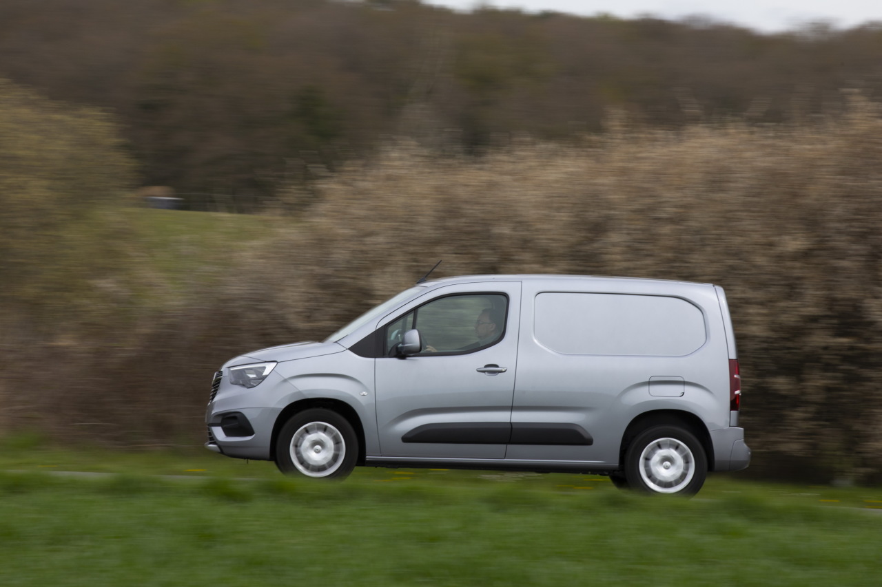 Photo 1 - Marché Europe utilitaires camions poids lourds - Gros coup d ...