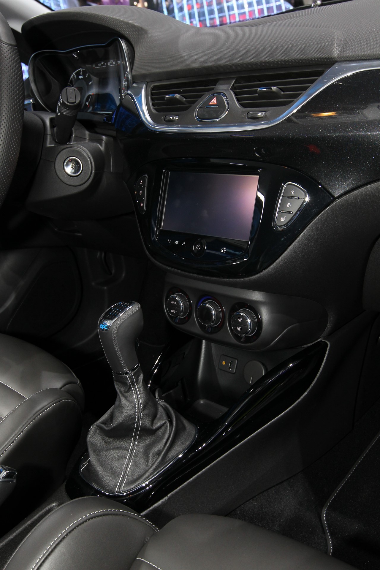 Salon de Genève 2015 : l'Opel Corsa OPC entre en scène - Photo #15 - L ...