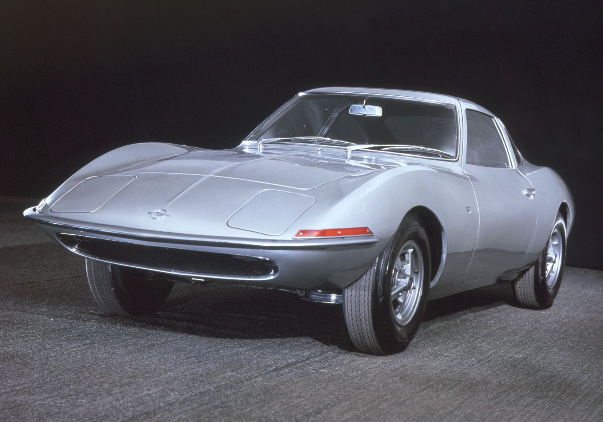 Opel GT : la mini-Corvette fête ses 50 ans