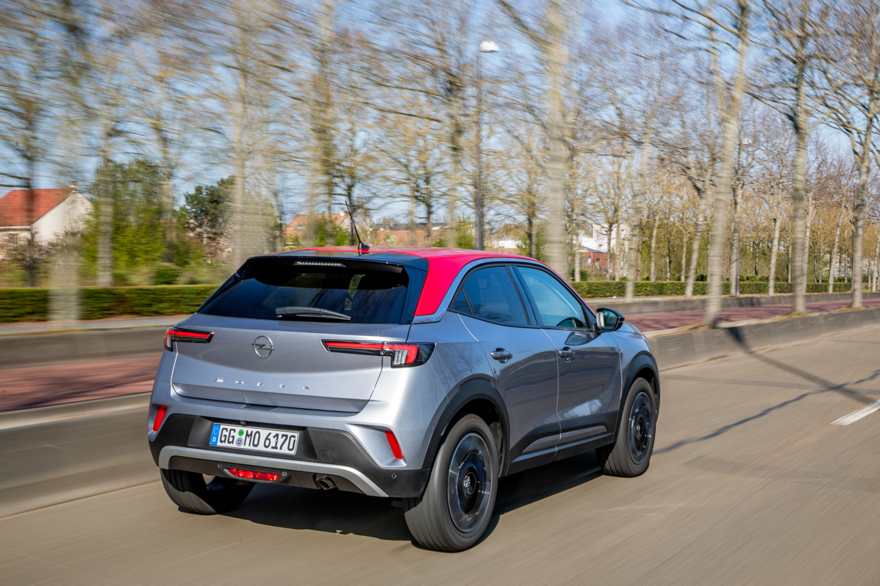 Photo 6 - opel mokka 2021 turbo 100 gris toit rouge - Essai Opel Mokka ...