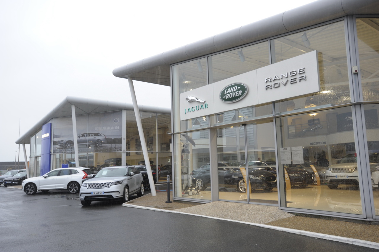 Photo 1 - concession Volvo Jaguar Land Rover Tours Duffort Etoile du ...