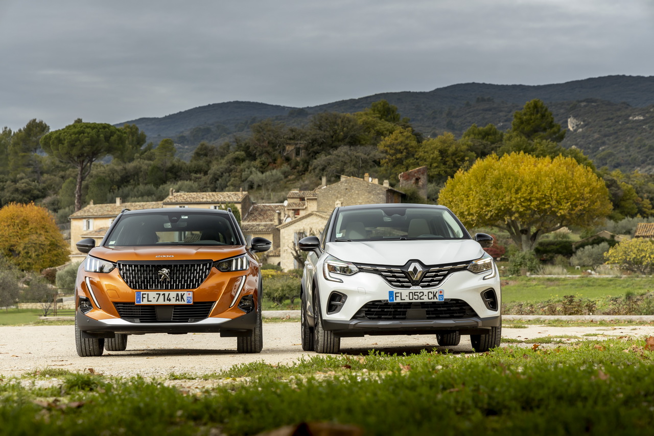 Photo 31 - 2008 vs captur vue de face - Essai comparatif : le Peugeot ...