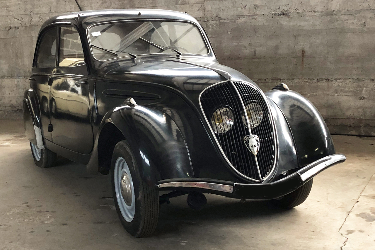 Photo 28 - peugeot 202 à vendre - Vente aux enchères. Une collection de ...