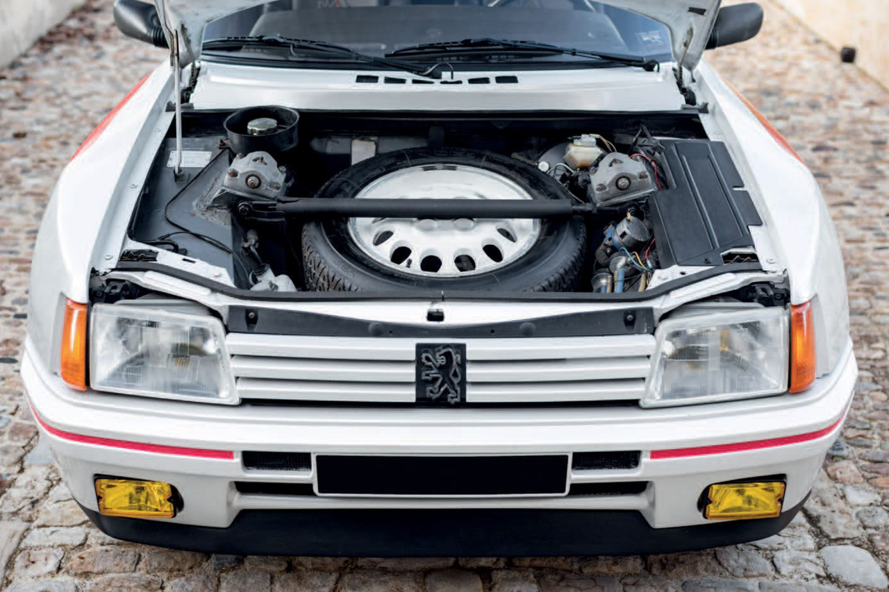 Peugeot 205 Turbo 16. La sportive affole les enchères