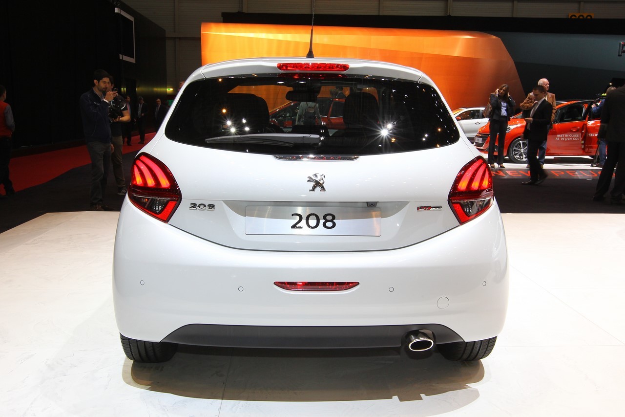 La Peugeot 208 GT Line voit rouge au salon de Genève 2015 - Photo #6 ...