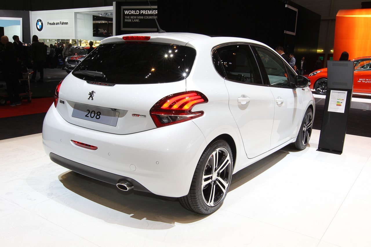 La Peugeot 208 GT Line voit rouge au salon de Genève 2015 - Photo #7 ...