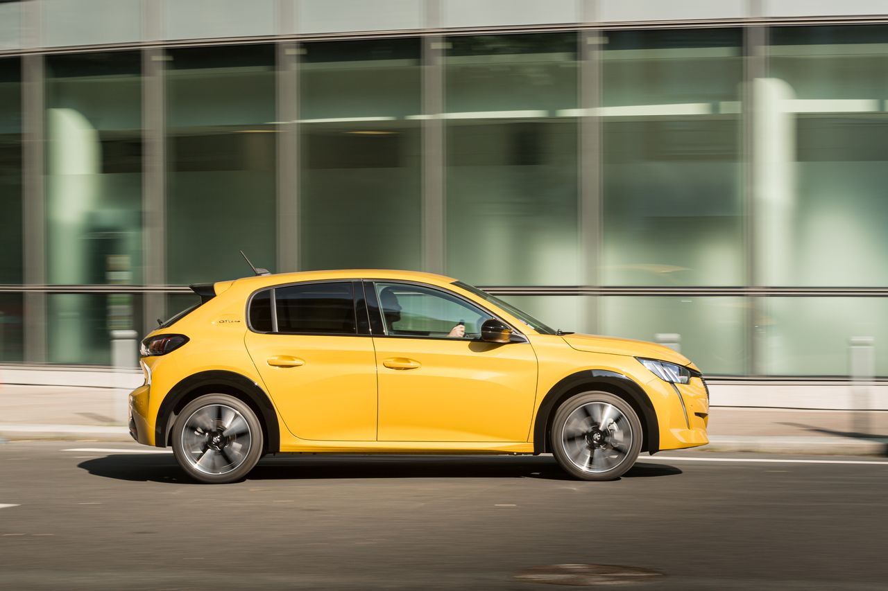 Photo 58 - Essai Peugeot 208 essence - Essai comparatif : la Toyota ...