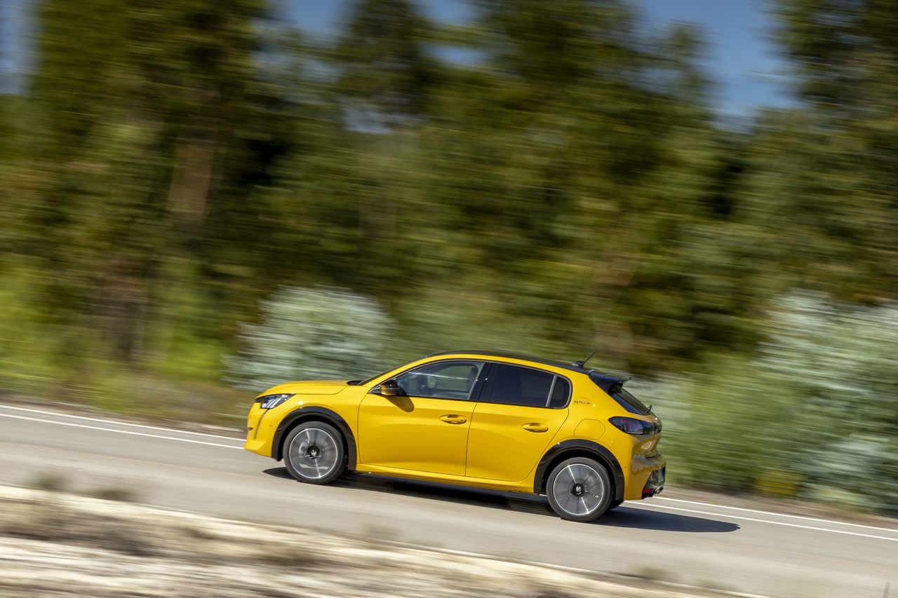 Photo 25 - Peugeot 208 GT Line jaune Faro profil gauche - Essai ...