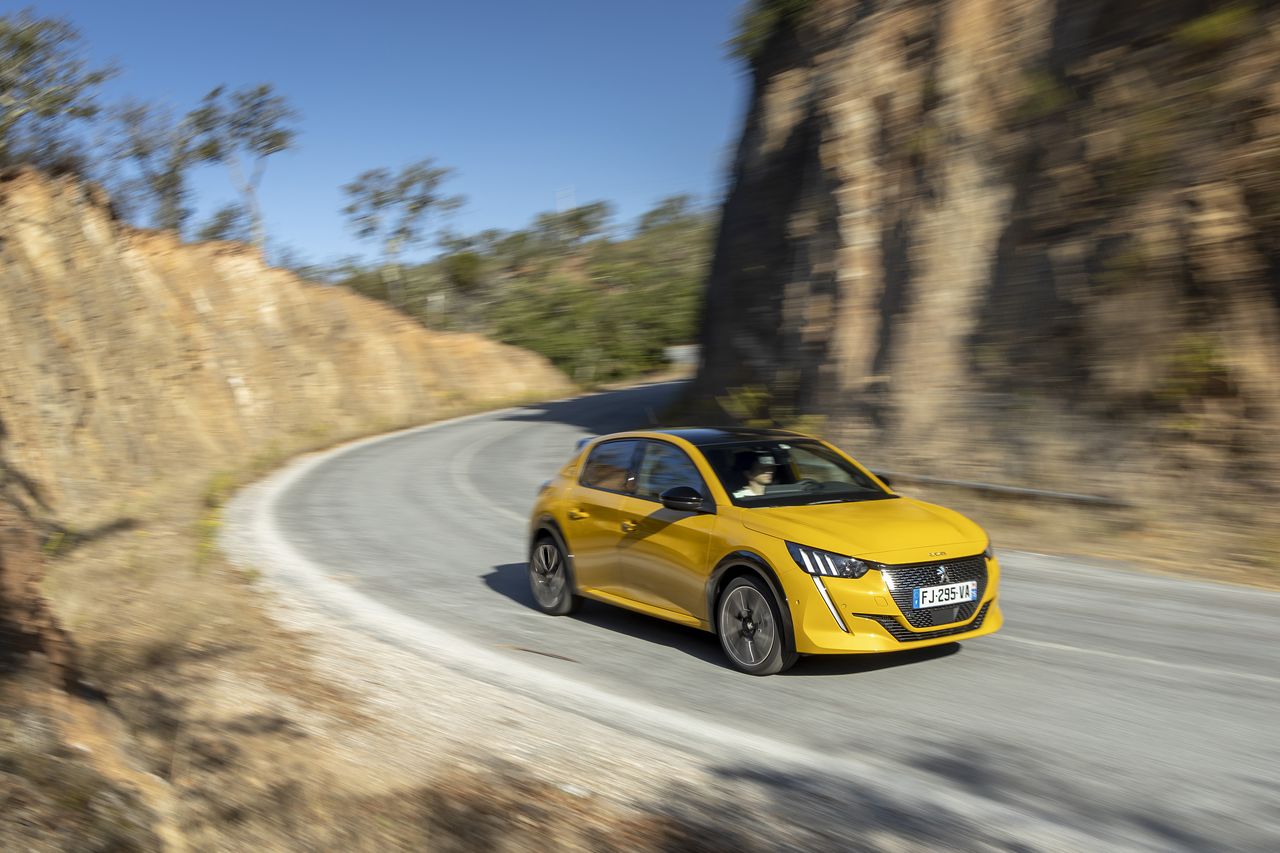 Photo 8 - Peugeot 208 - La Peugeot 208 élue Voiture de l'année 2020