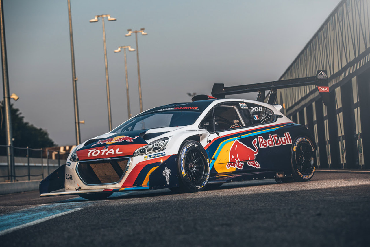 Photo 1 - peugeot 208 T16 pikes peak - Sébastien Loeb prend possession ...