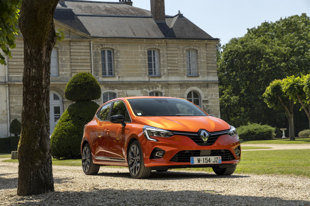 Photo 39 - Renault Clio Orange Valencia vue avant - Peugeot 208 2 vs ...
