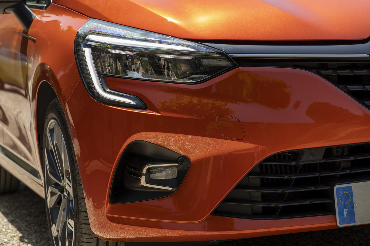 Photo 44 - Renault Clio Orange Valencia vue avant projecteur - Peugeot ...