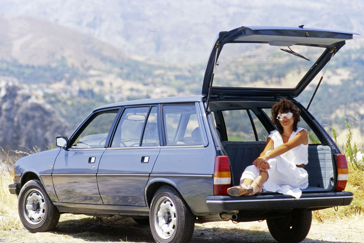 Photo 11 - Peugeot 305 break - Peugeot. Retour sur la saga des berlines ...