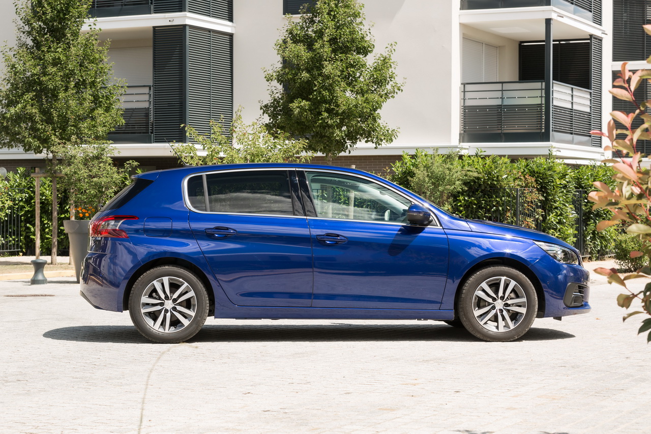 Photo 30 - Peugeot 308 Allure bleu profil droit - Essai Peugeot 308 ...