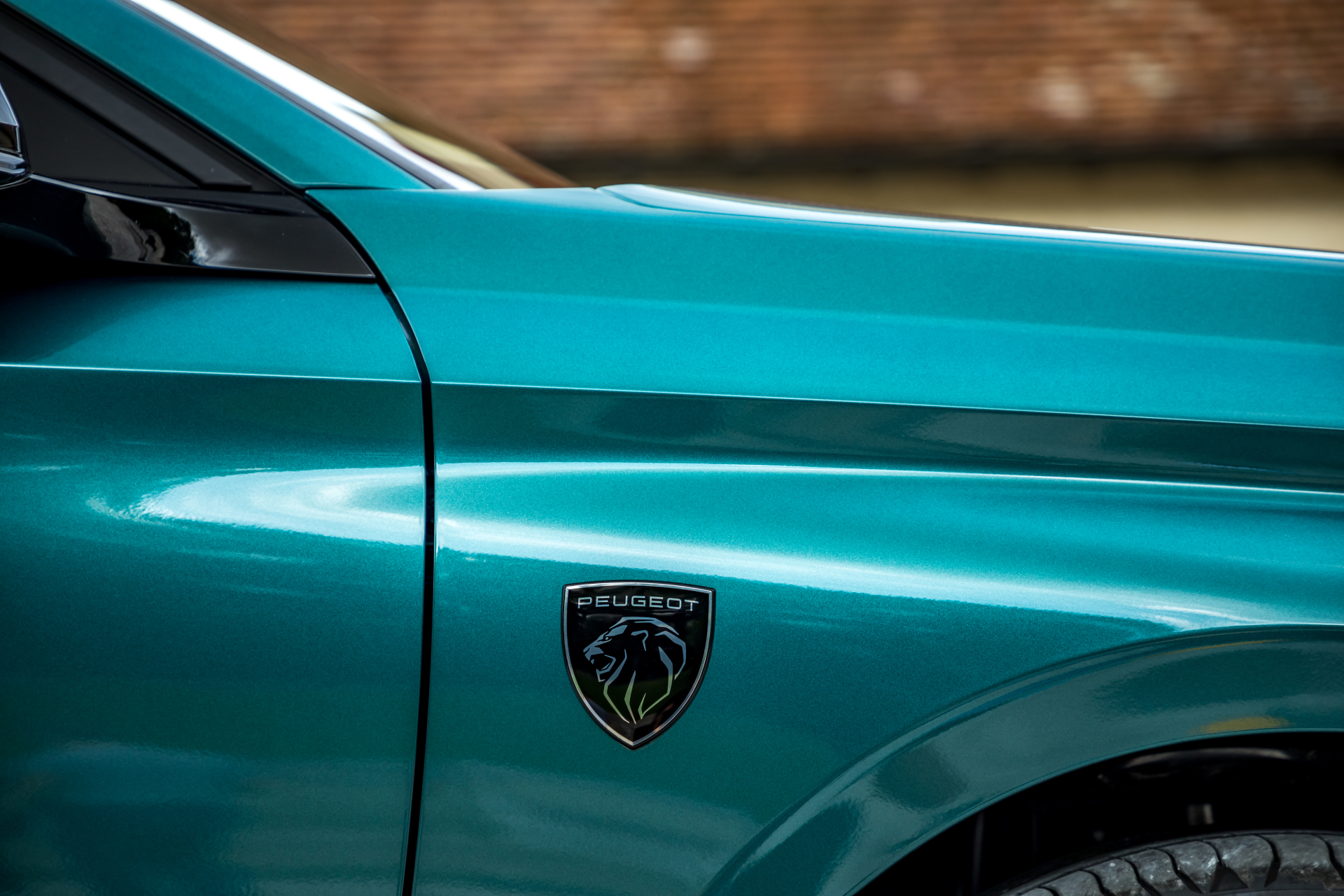 Photo 11 - Peugeot 308 SW 2022 logo Peugeot sur les ailes - Peugeot 308 ...