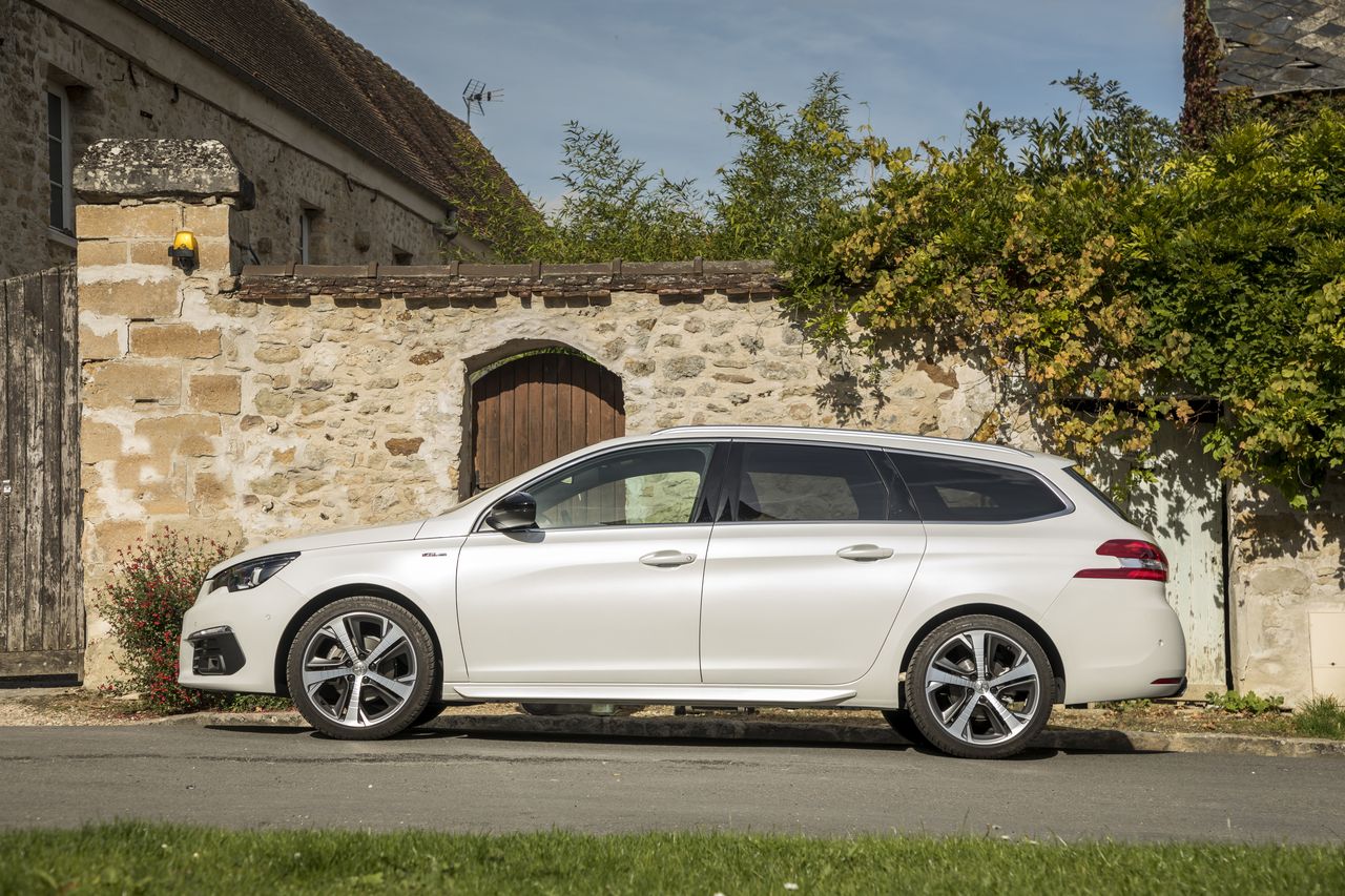 Photo 53 - Peugeot 308 SW restylée (2017) - Comparatif : la Peugeot 308 ...