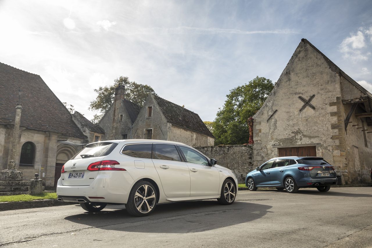 Photo 65 - Peugeot 308 SW restylée vs Renault Mégane Estate (2017 ...