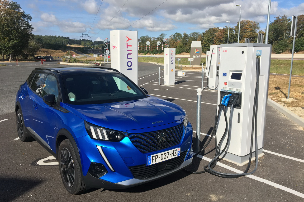 Diaporama et photos - Essai Peugeot e-2008 : la vérité sur l'autonomie ...