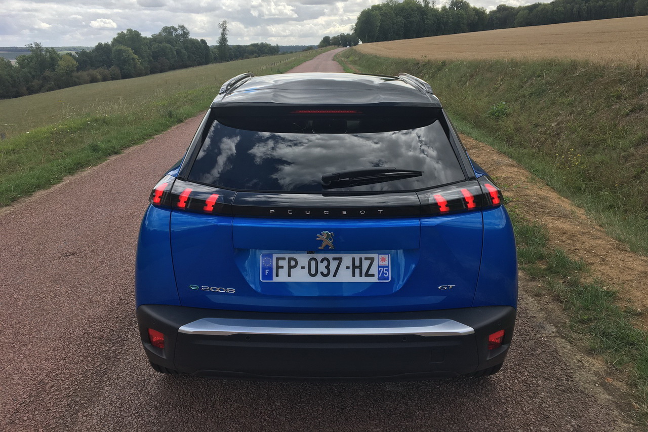 Diaporama et photos - Essai Peugeot e-2008 : la vérité sur l'autonomie ...