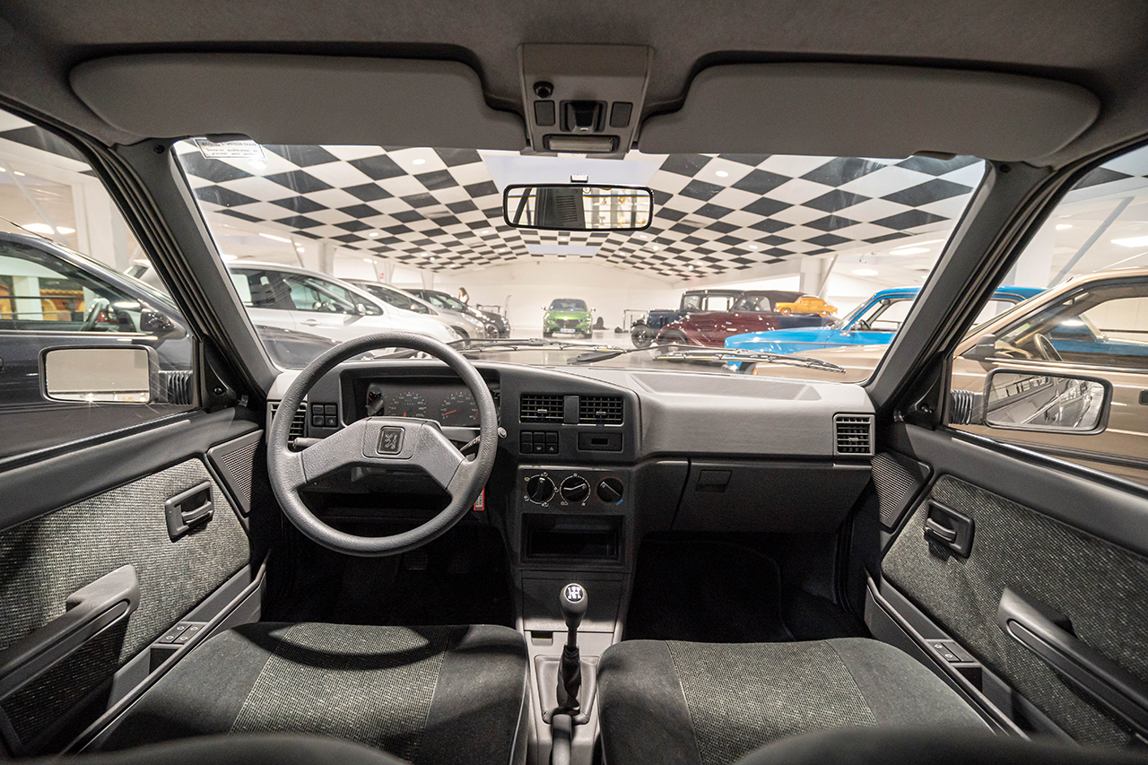 Photo 30 - Peugeot 309 SR intérieur planche de bord - La saga de la ...