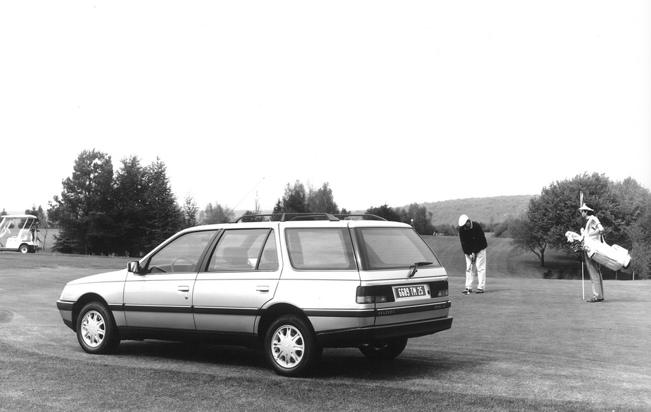 Photo 11 - 3/4 arrière Peugeot 405 break SRi - La Peugeot 405 fête ses ...