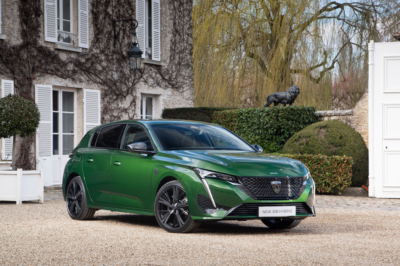 Photo 4 - Peugeot 308 2021 GT Vert Olivine - Peugeot 308 (2021) vs ...