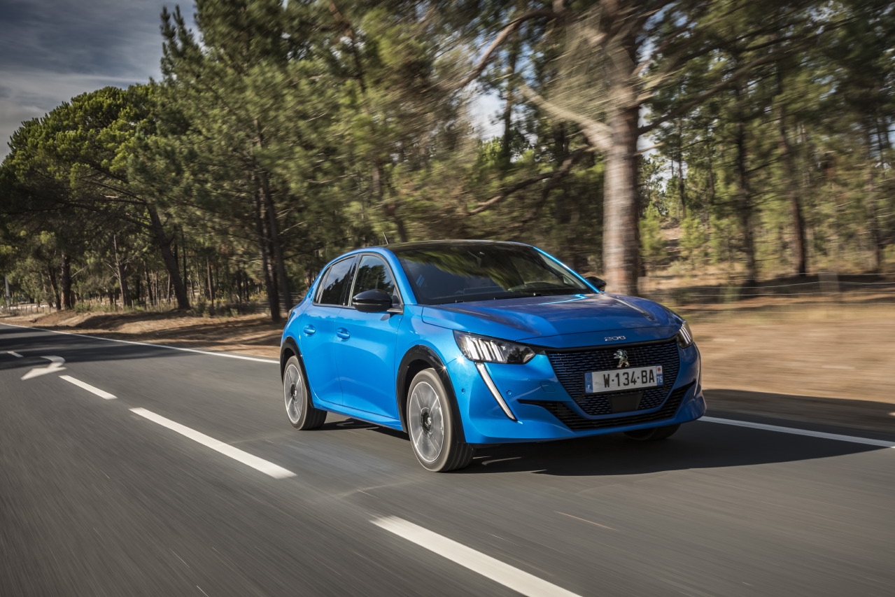 Photo 4 - Travelling AV voie de gauche - Peugeot e-208 (2019) : le test ...