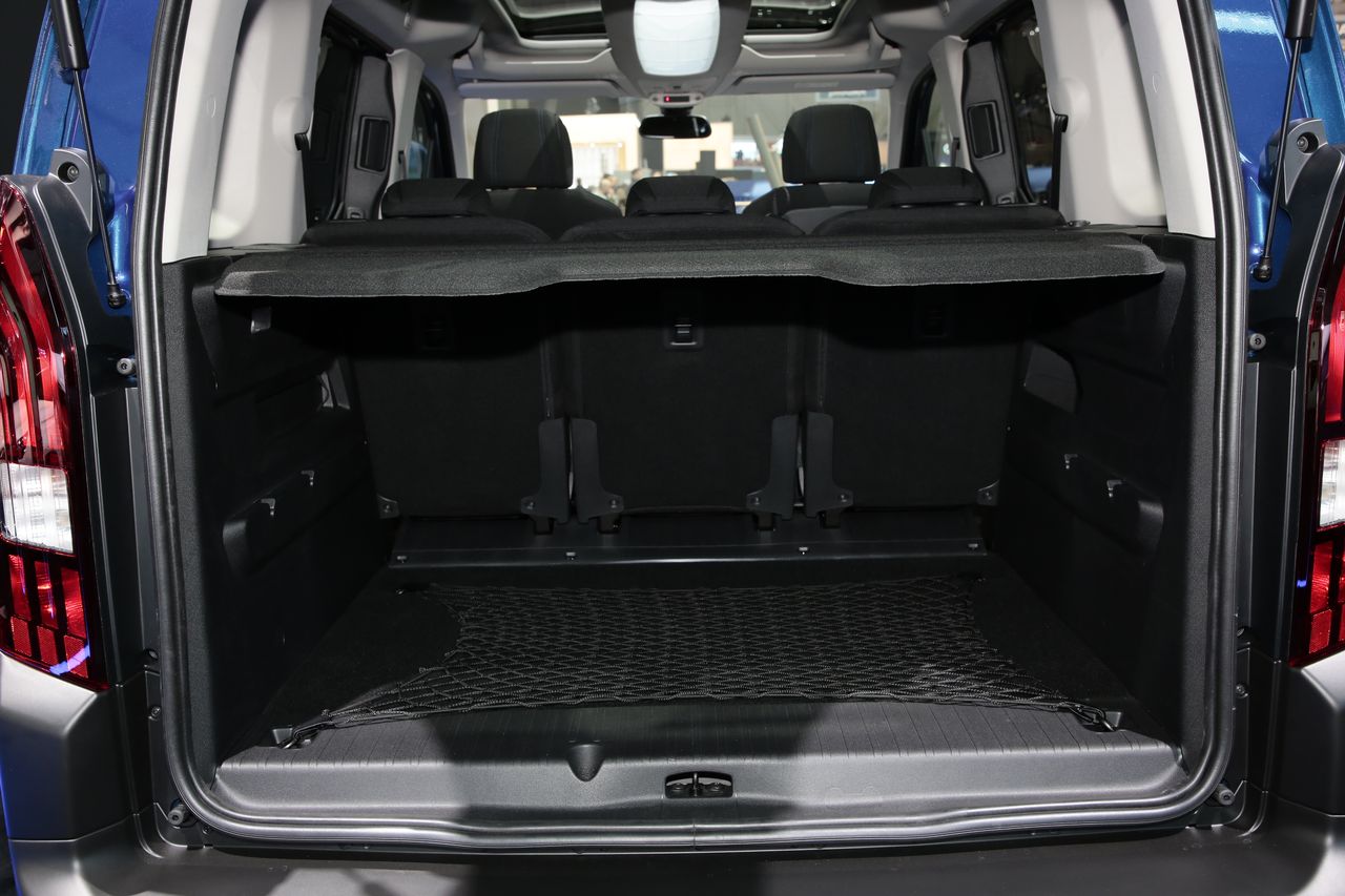 Le Peugeot Rifter en version définitive à Genève - Photo #37 - L'argus