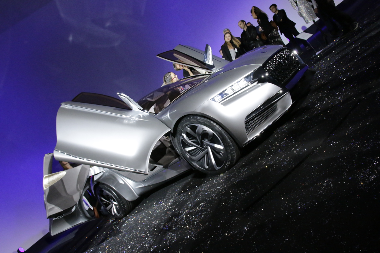 EN DIRECT - Divine surprise chez Citroën avec le concept-car Divine DS