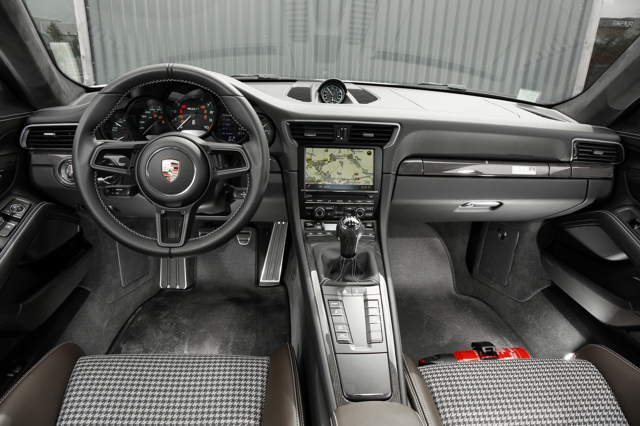 Porsche 911 R Interior | Cabinets Matttroy