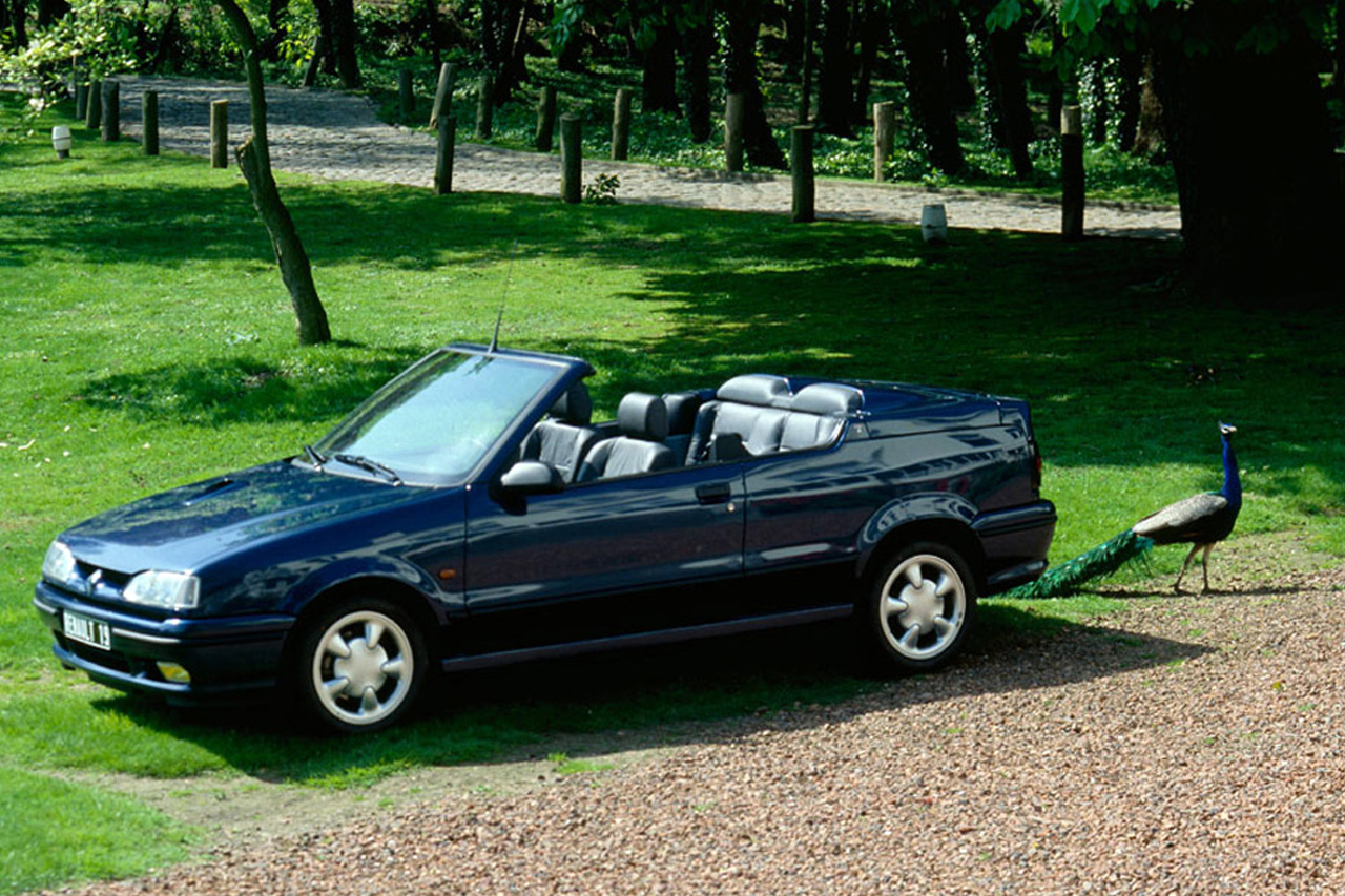 Photo 16 - Renault 19 Cabriolet 16 S phase 2 - Renault 19 Cabriolet. Elle fête ses 30 ans