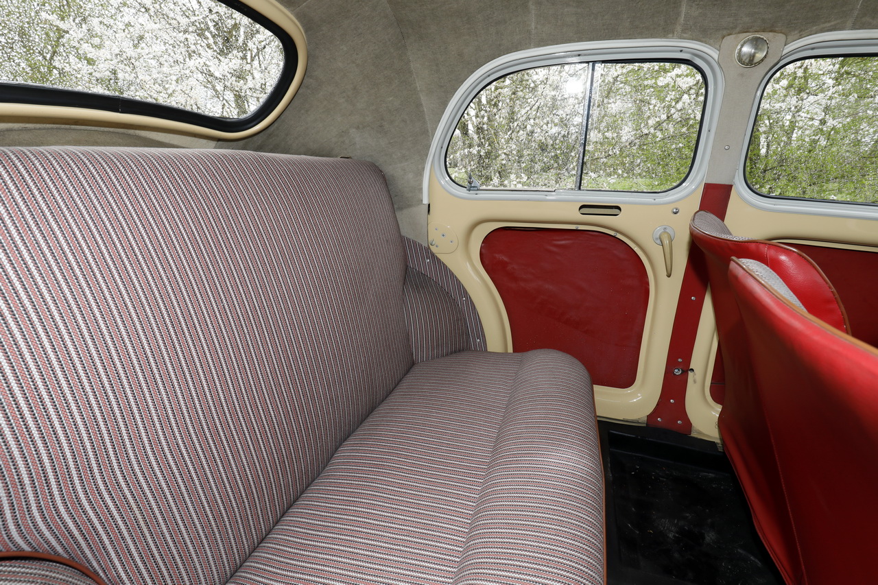 Photo 29 - Essai retro : la Renault 4CV en vidéo