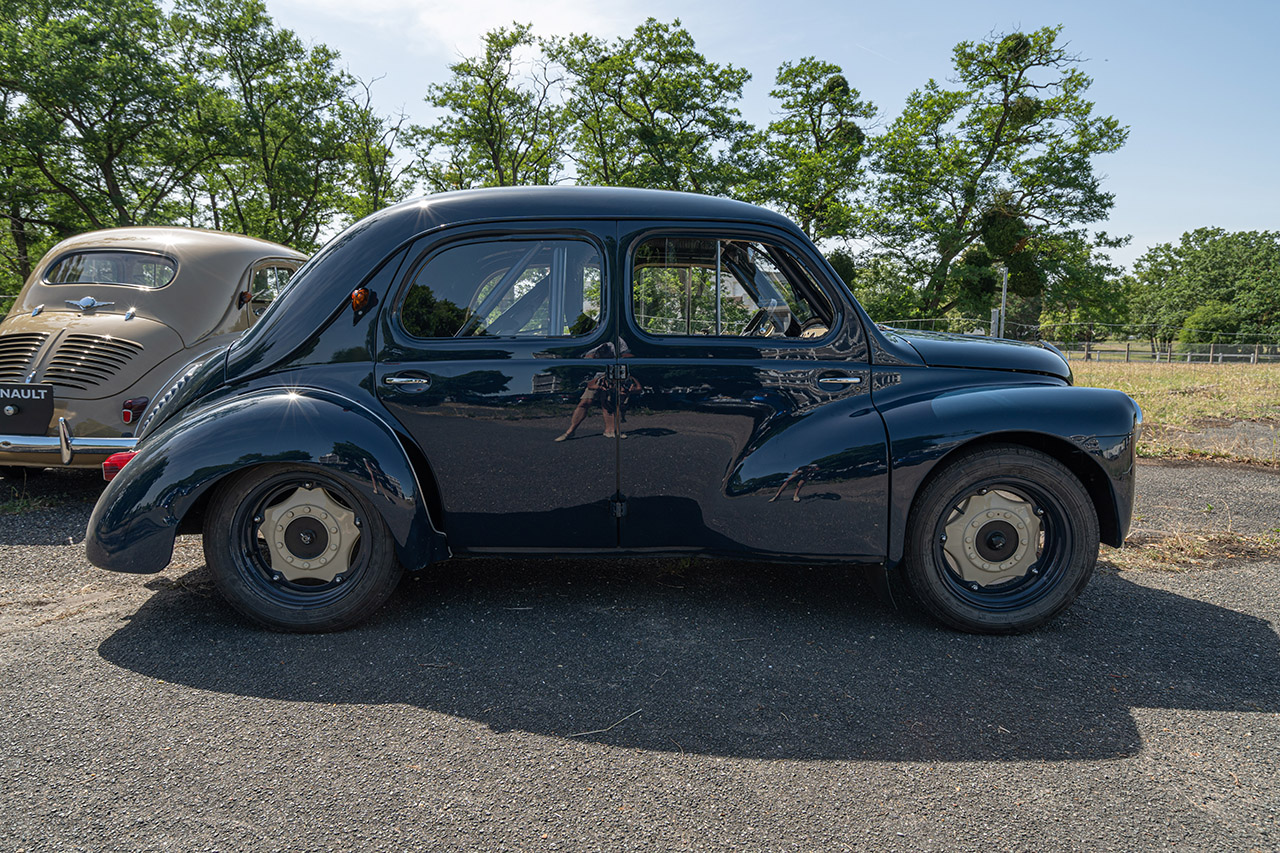 Diaporama et photos - Renault. Quand la 4CV de route rencontre celle de ...